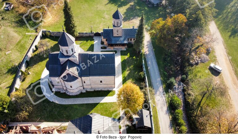 Manastir Mostanica - preuzmite fotografiju | Foto Baza
