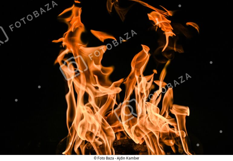 Plamen vatre, krupni plan - preuzmite fotografiju | Foto Baza