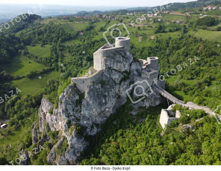 Tvrđava Srebrenik - preuzmite fotografiju | Foto Baza