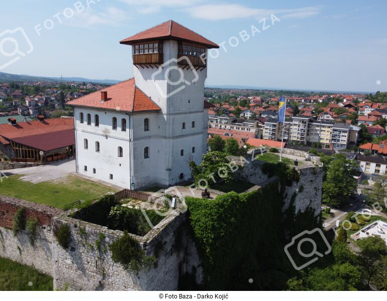 Kula Gradačac - preuzmite fotografiju | Foto Baza