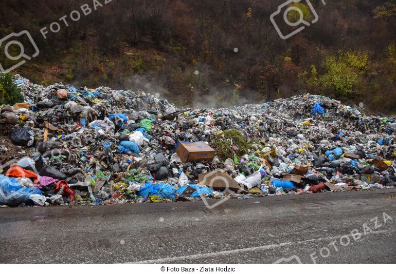 Deponija - preuzmite fotografiju | Foto Baza