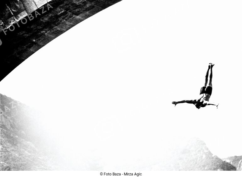 Mostarska lasta - preuzmite fotografiju | Foto Baza