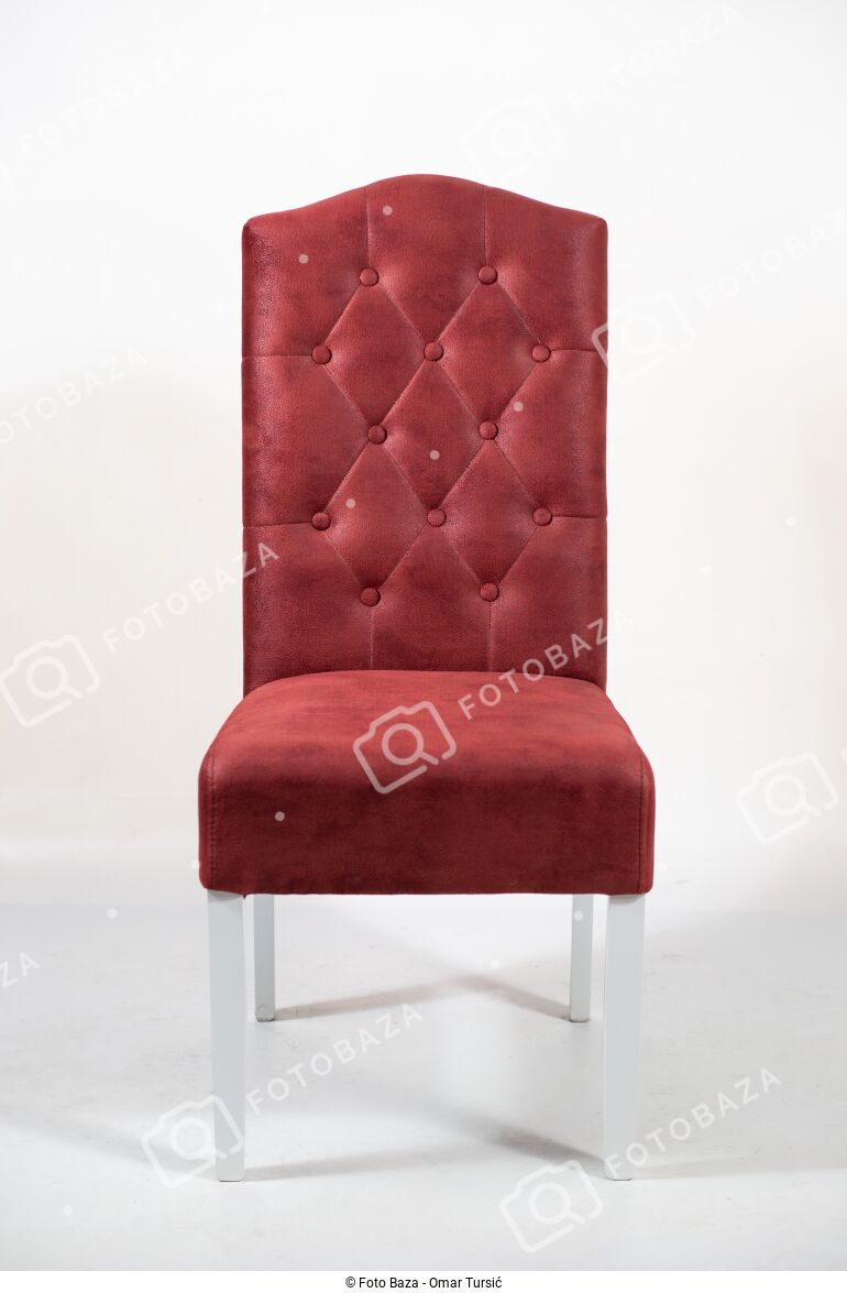 Stolica na bijeloj pozadini - preuzmite fotografiju | Foto Baza