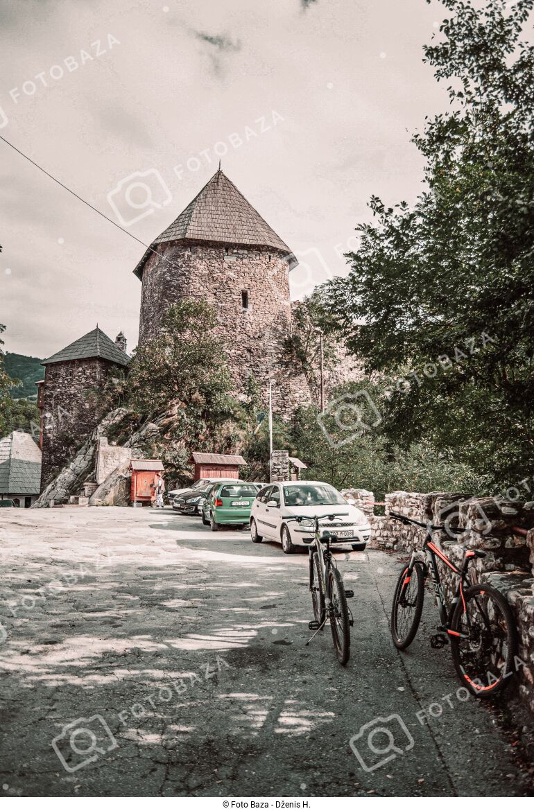 Tvrđava Vranduk - preuzmite fotografiju | Foto Baza
