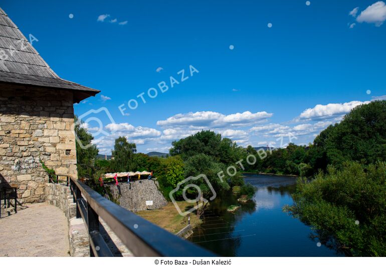 Tvrdjava - preuzmite fotografiju | Foto Baza