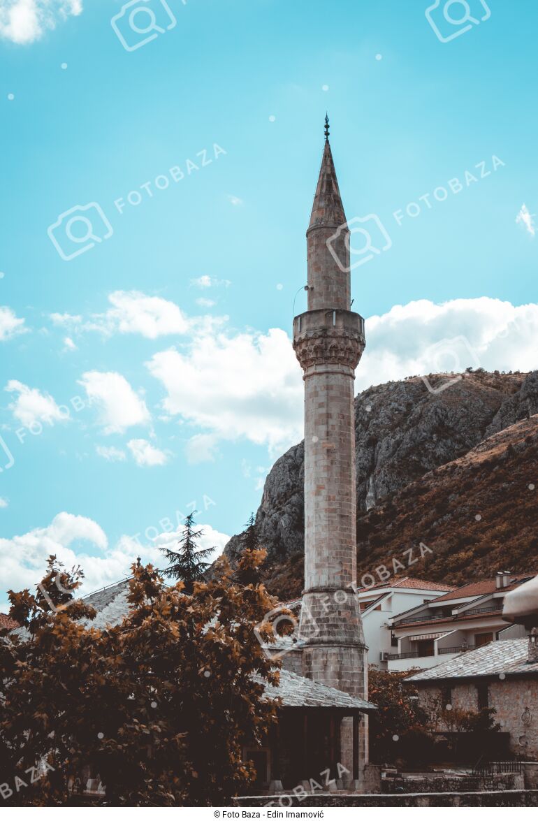 Džamija u mostaru - preuzmite fotografiju | Foto Baza
