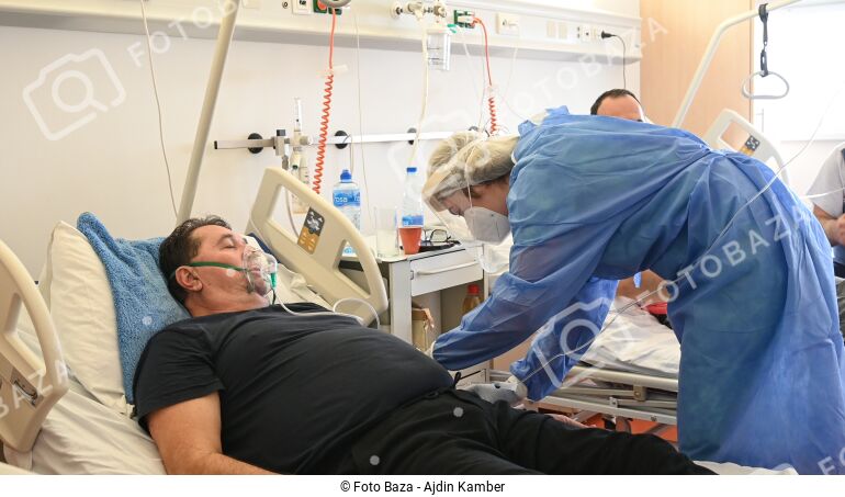 Čovjek na respiratoru - preuzmite fotografiju | Foto Baza