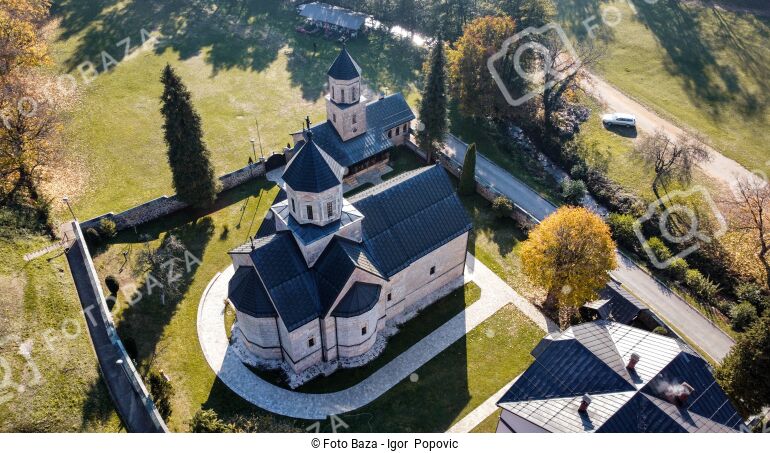 Manastir Mostanica - preuzmite fotografiju | Foto Baza