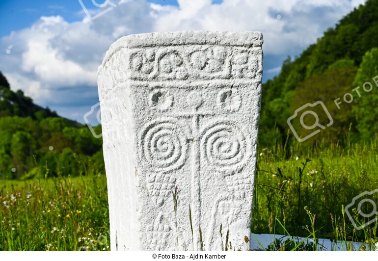 Srednjovjekovni stećak u selu Jezero, Kalinovik, Bosna i Hercegovina ...
