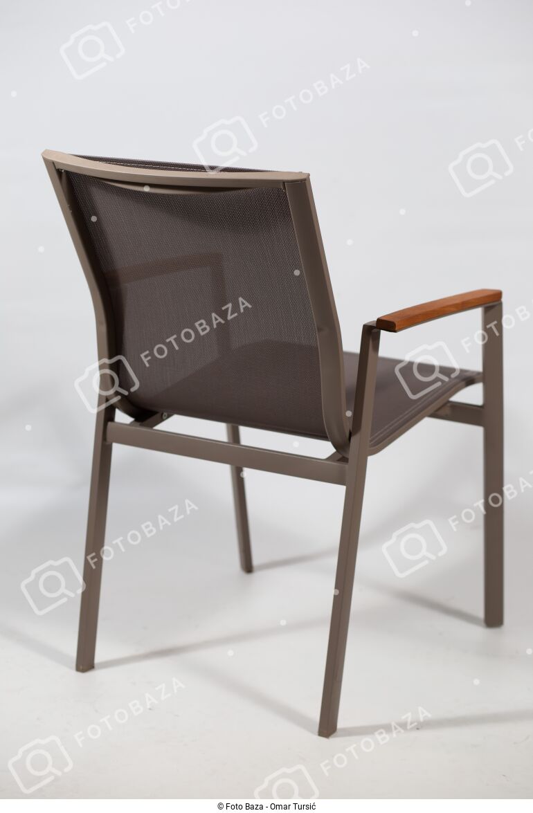 Stolica na bijeloj pozadini - preuzmite fotografiju | Foto Baza