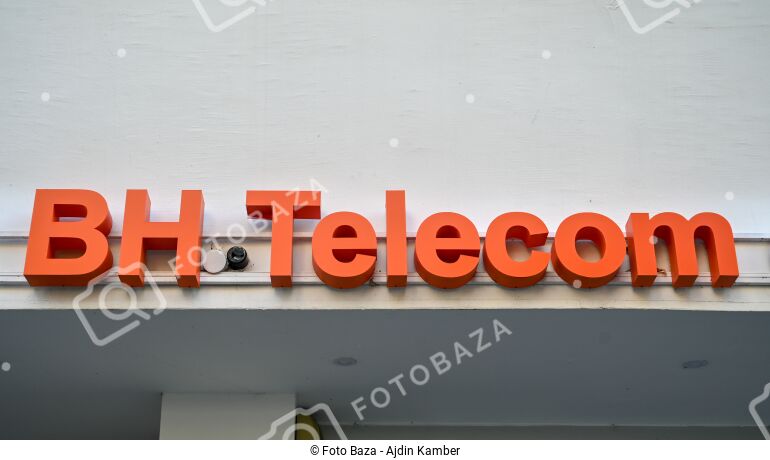 BH Telecom logo na zgradi. - preuzmite fotografiju | Foto Baza