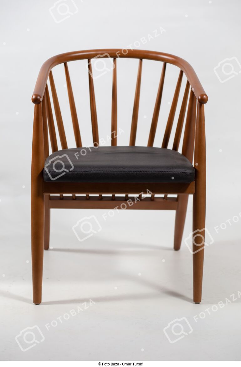 Stolica na bijeloj pozadini - preuzmite fotografiju | Foto Baza