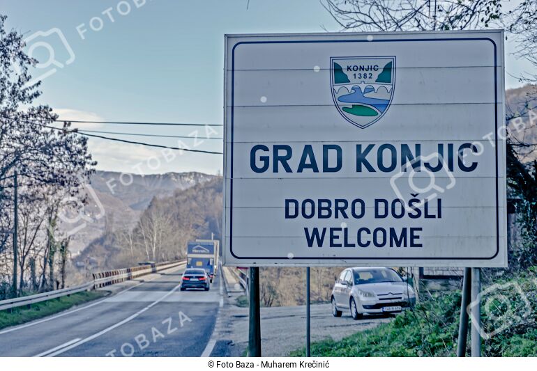 Grad Konjic, tabla na ulazu - preuzmite fotografiju | Foto Baza