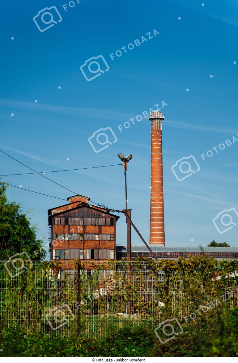 HI „Destilacija” Teslić - preuzmite fotografiju | Foto Baza