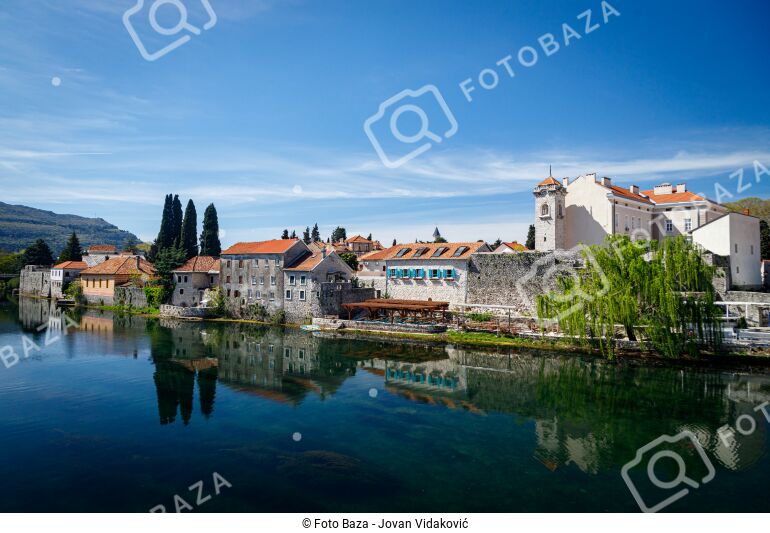 Trebinje, Trebišnjica i stari grad - preuzmite fotografiju | Foto Baza