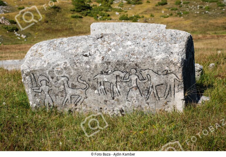 Stećak - preuzmite fotografiju | Foto Baza